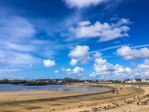 TREARDDUR BAY BEACH GUIDE - TOP BEACH IN WALES