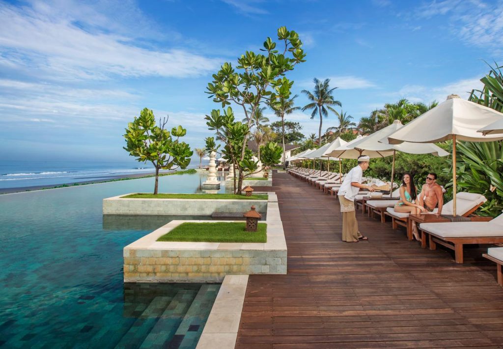 LUXURY Seminyak Beach Resort & Spa Review [21/22]